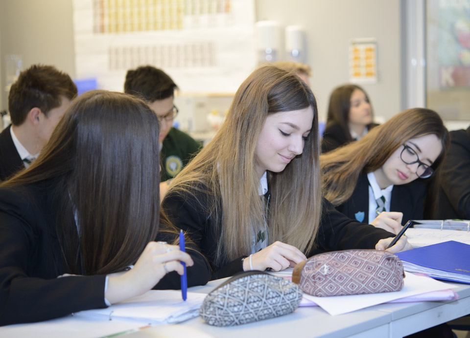 Burse de 37.500 euro oferite de Transylvania College pentru elevi ...